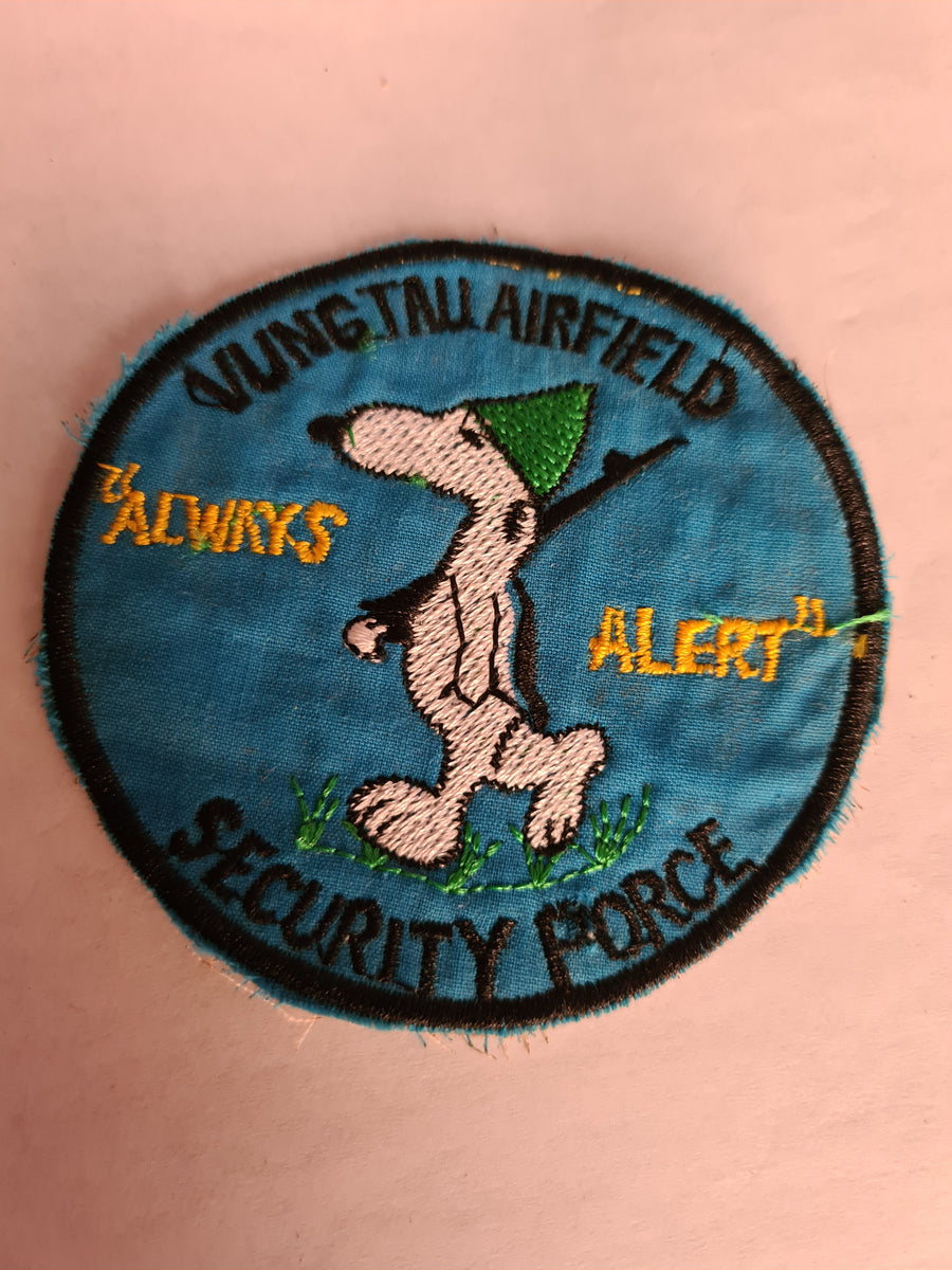 Vietnam War Snoopy patch VUNG TAU Airfield security police shoulder pa ...